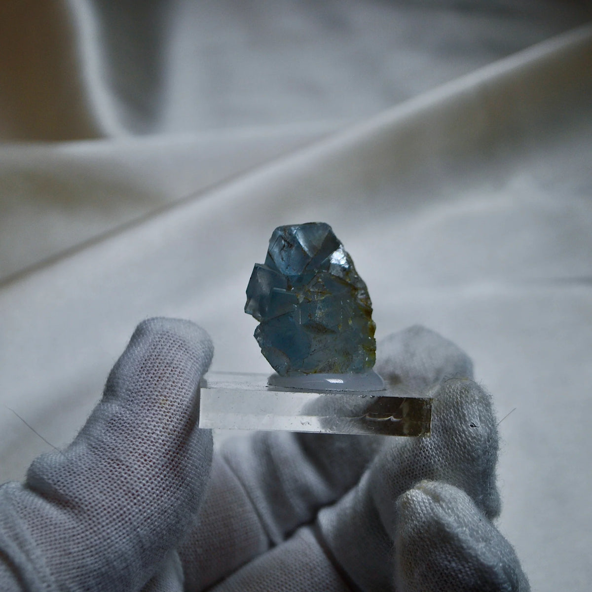 Discover the Magic of the Blue Fluorite Tower: Properties, Benefits, a ...